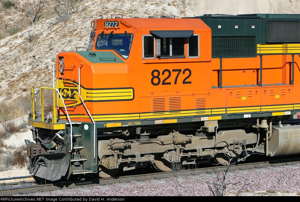 BNSF 8272